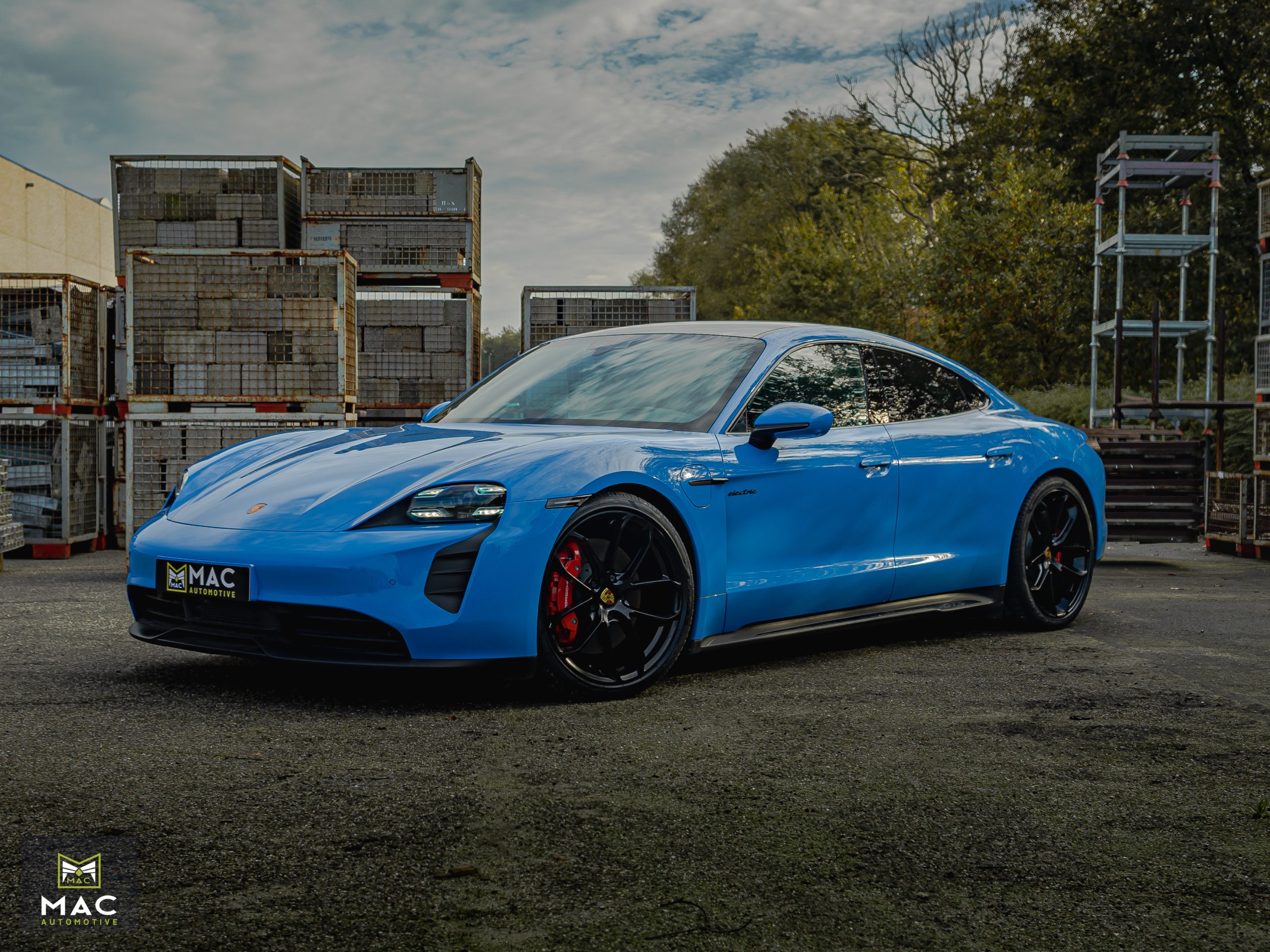 Porsche Taycan GTS in PTS Pulse Bleu - Mac-Automotive